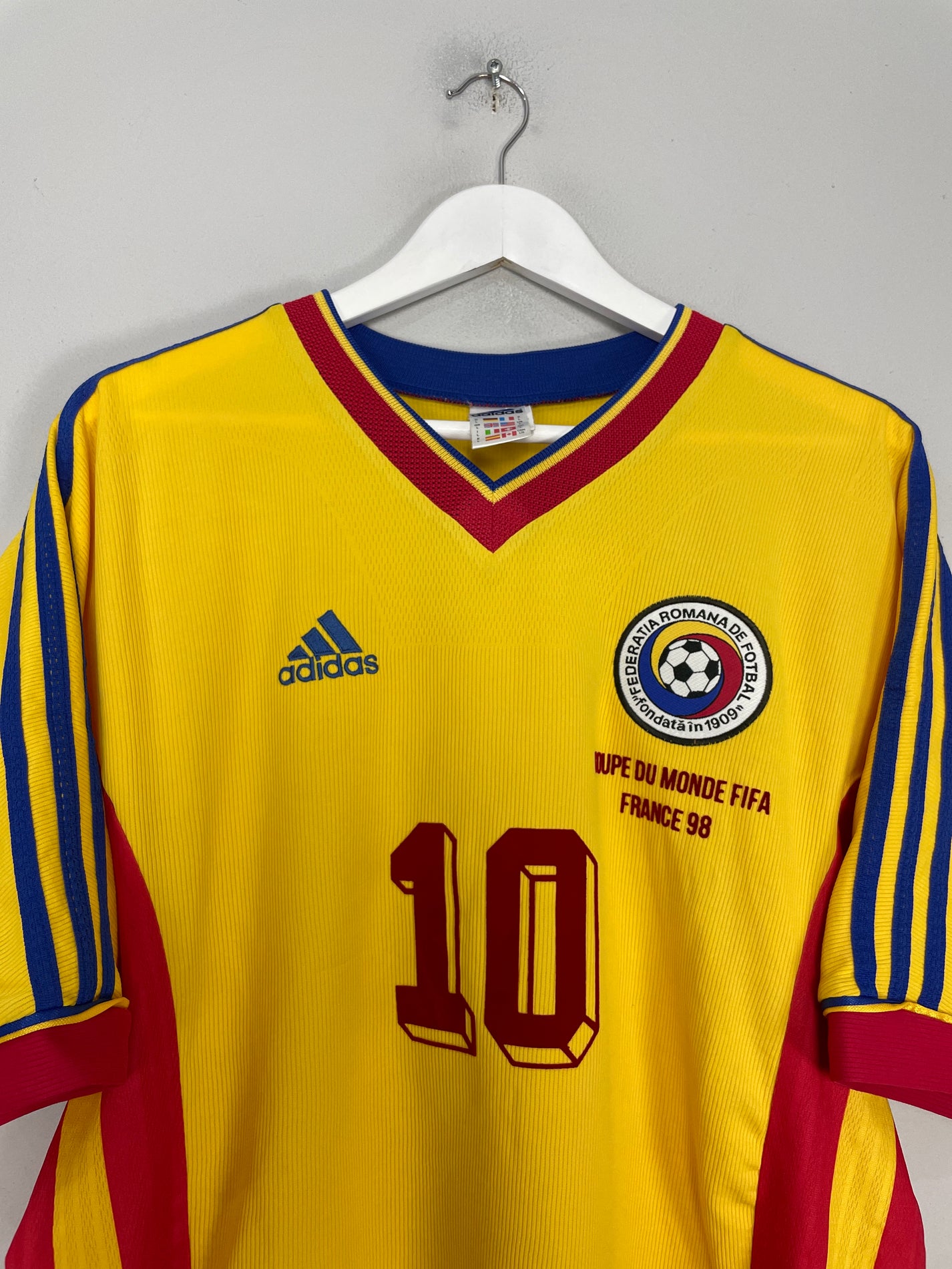 CULT KITS - 1998/00 ROMANIA HAGI #10 HOME SHIRT (L) ADIDAS – Cult Kits