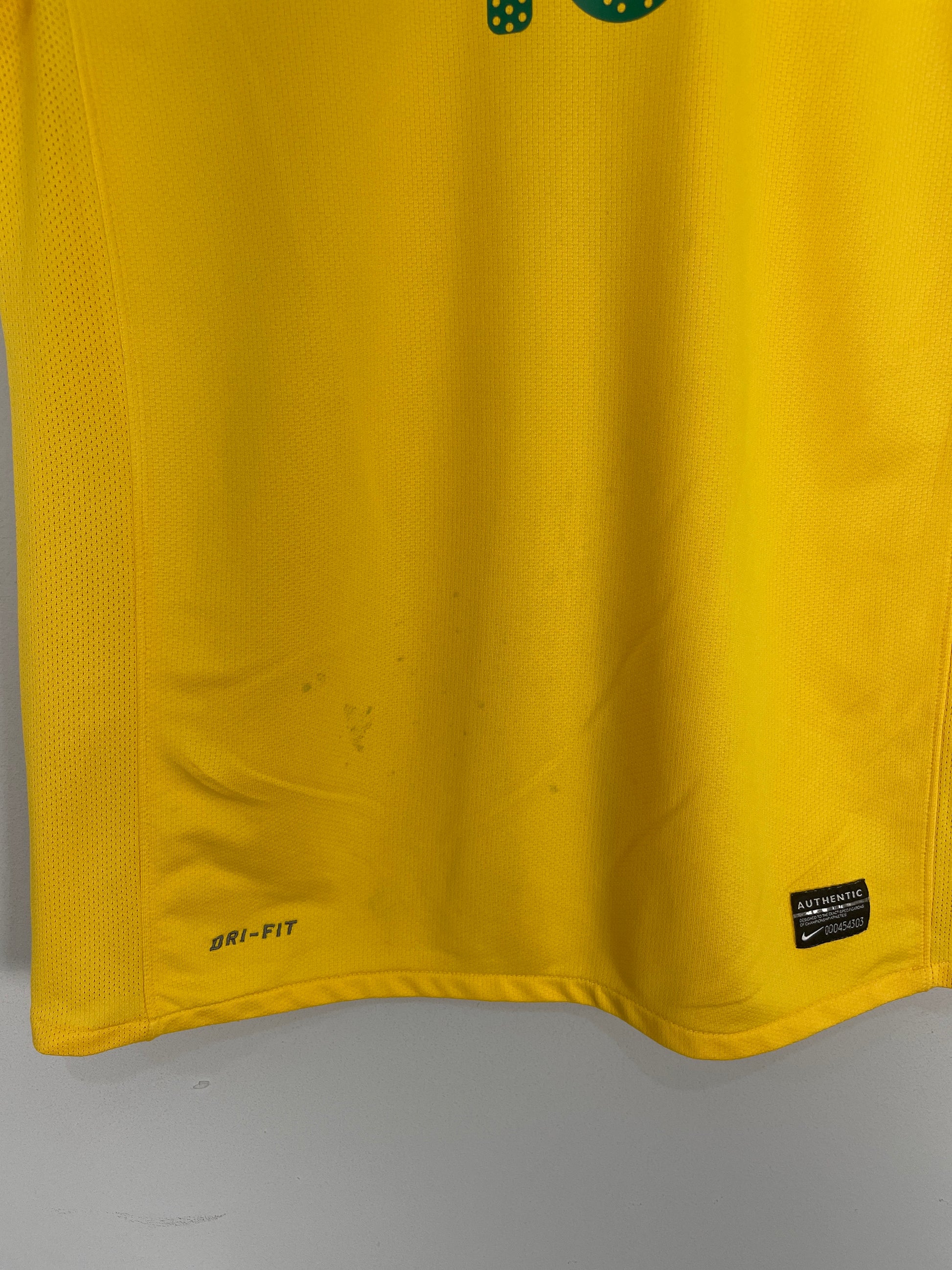 CULT KITS - 2010/11 BRAZIL KAKA #10 HOME SHIRT (S) NIKE – Cult Kits