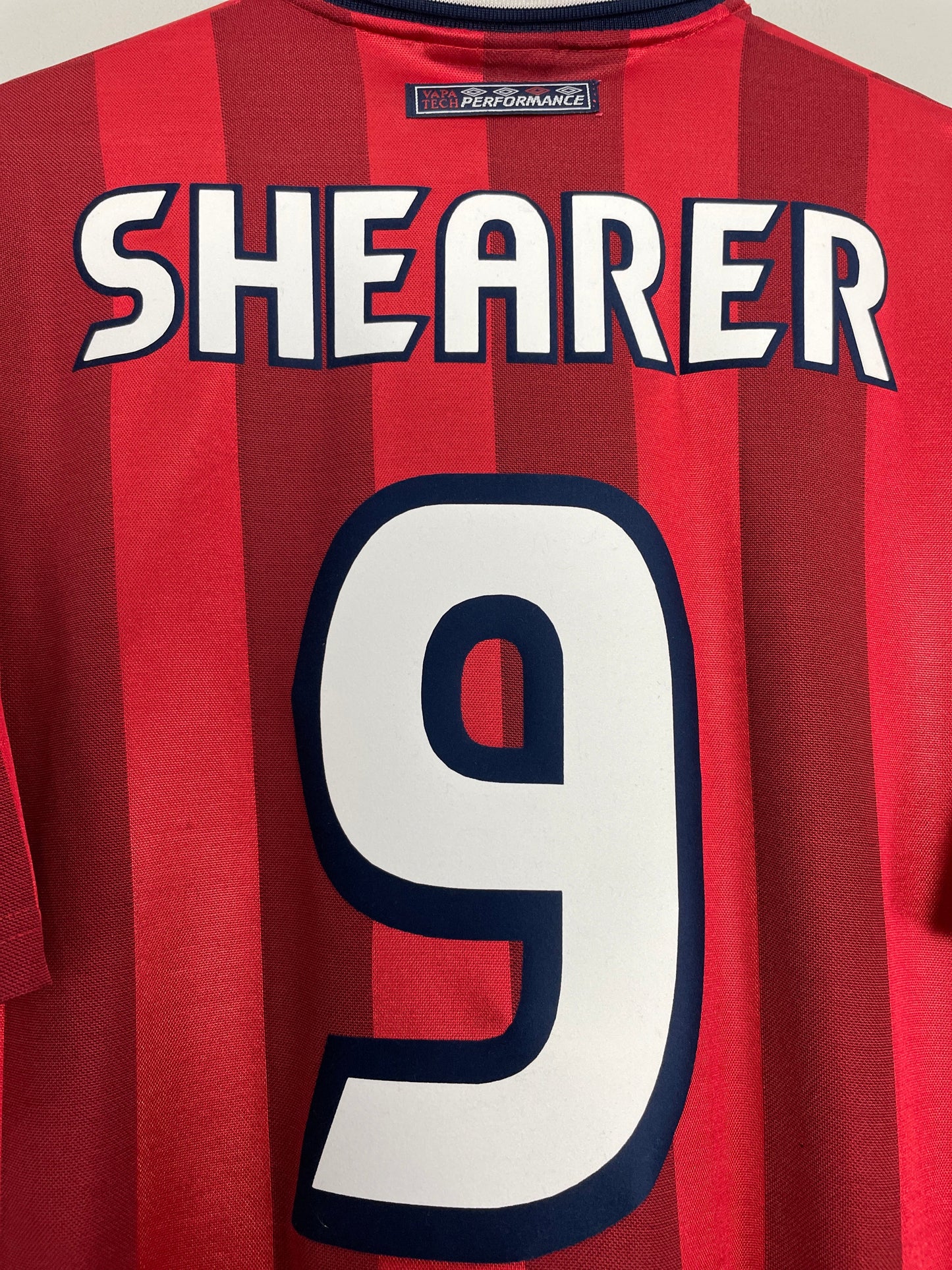 CULT KITS - 1998/99 ENGLAND SHEARER #9 AWAY SHIRT (XL) UMBRO – Cult Kits
