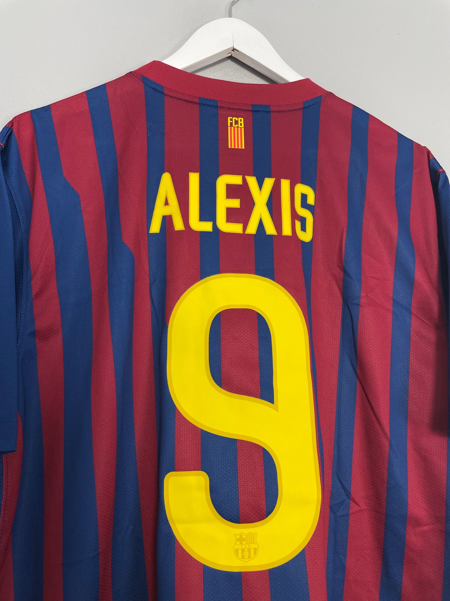 CULT KITS - 2011/12 BARCELONA ALEXIS #9 HOME SHIRT (XL) NIKE – Cult Kits
