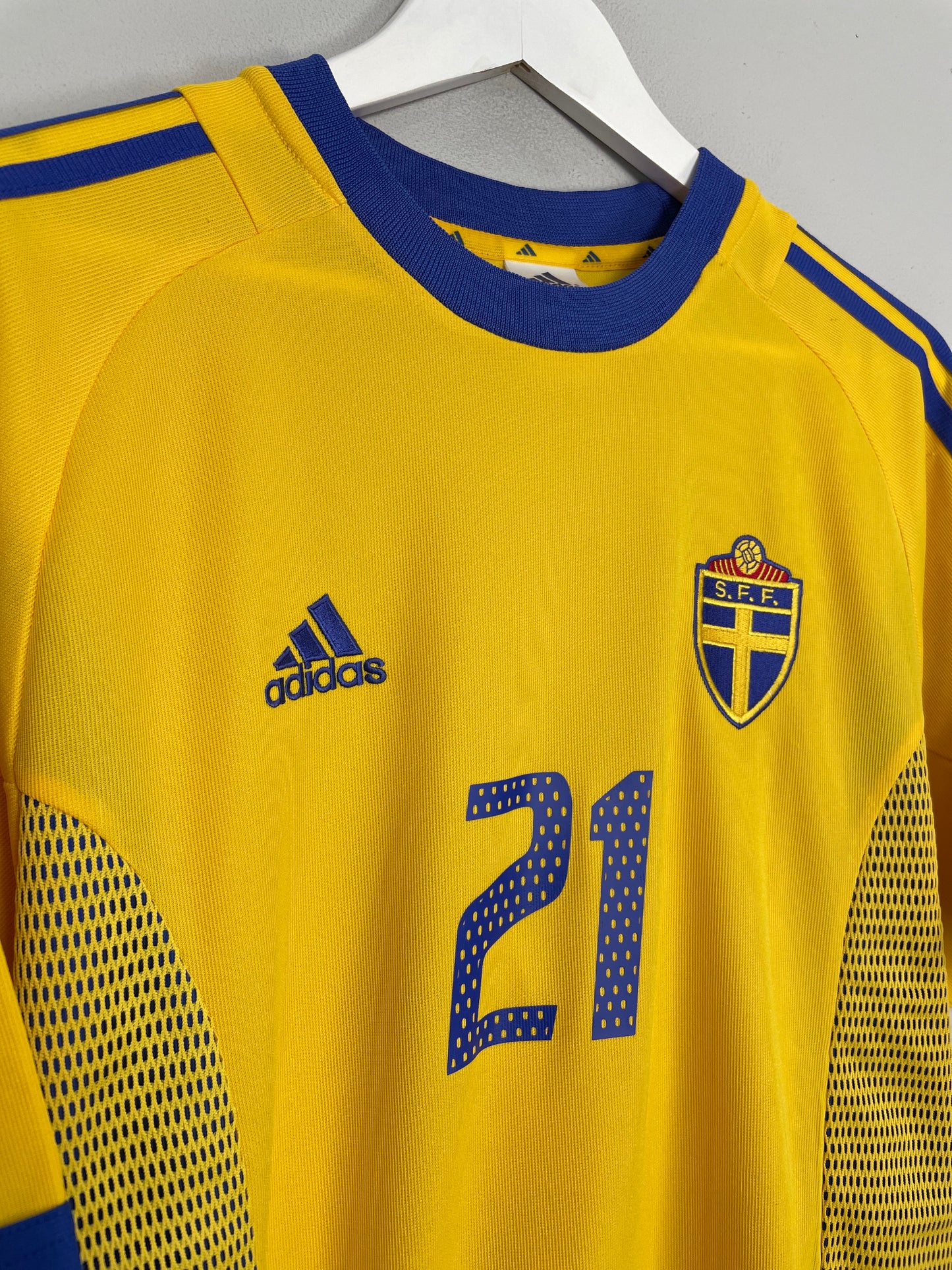 CULT KITS - 2002/03 SWEDEN IBRAHIMOVIC #21 HOME SHIRT (L) ADIDAS – Cult ...