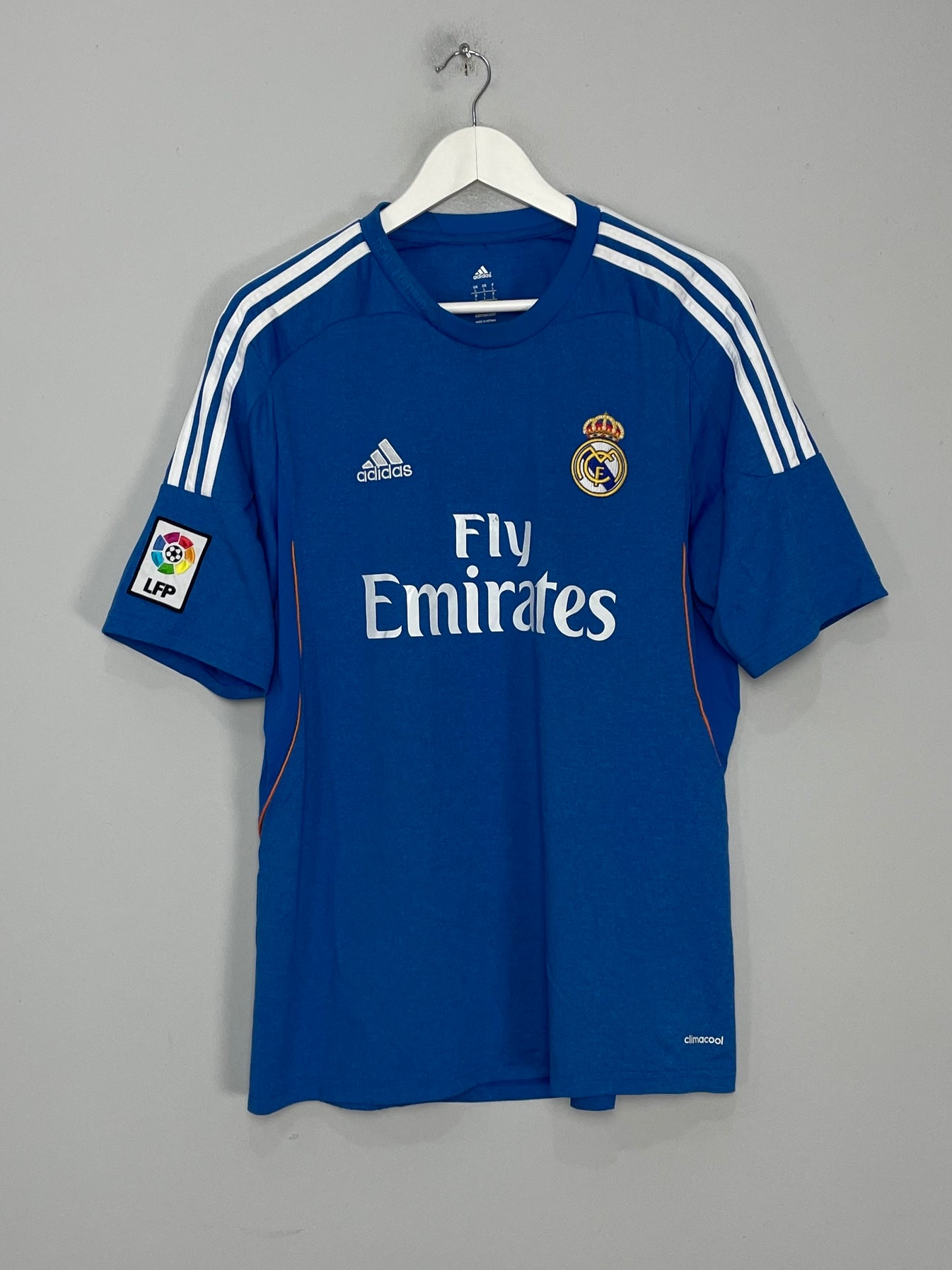 CULT KITS - 2013/14 REAL MADRID BALE #11 AWAY SHIRT (L) ADIDAS – Cult Kits