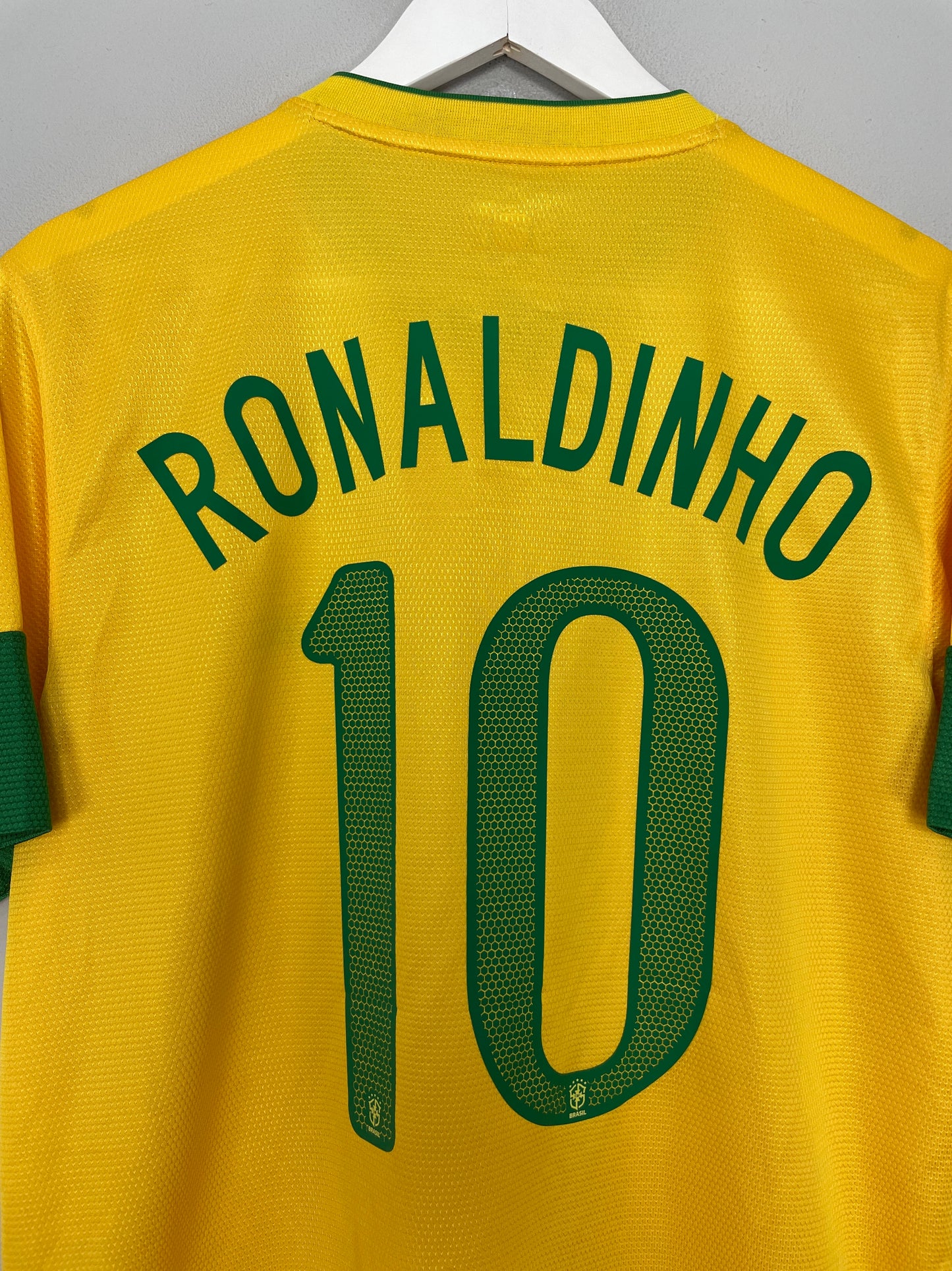 CULT KITS - 2012/13 BRAZIL RONALDINHO #10 HOME SHIRT (M) NIKE – Cult Kits