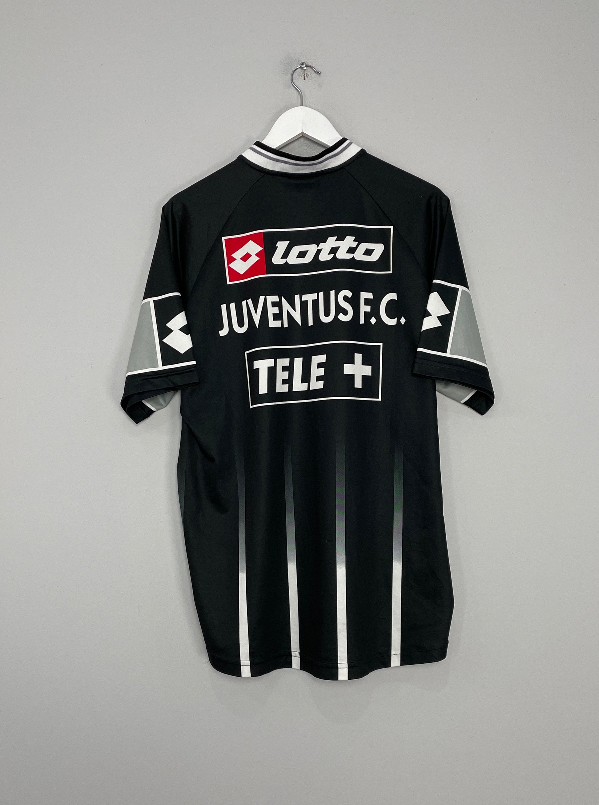 CULT KITS - 2000/01 JUVENTUS TRAINING SHIRT (XL) LOTTO – Cult Kits
