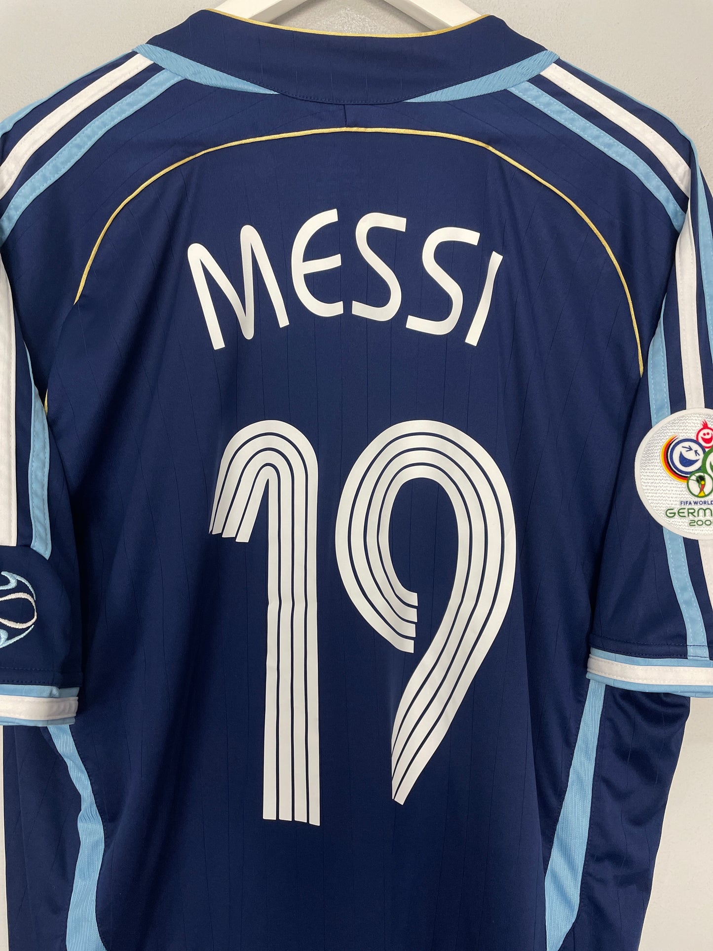 CULT KITS - 2006/07 ARGENTINA MESSI #19 AWAY SHIRT (XL) ADIDAS – Cult Kits