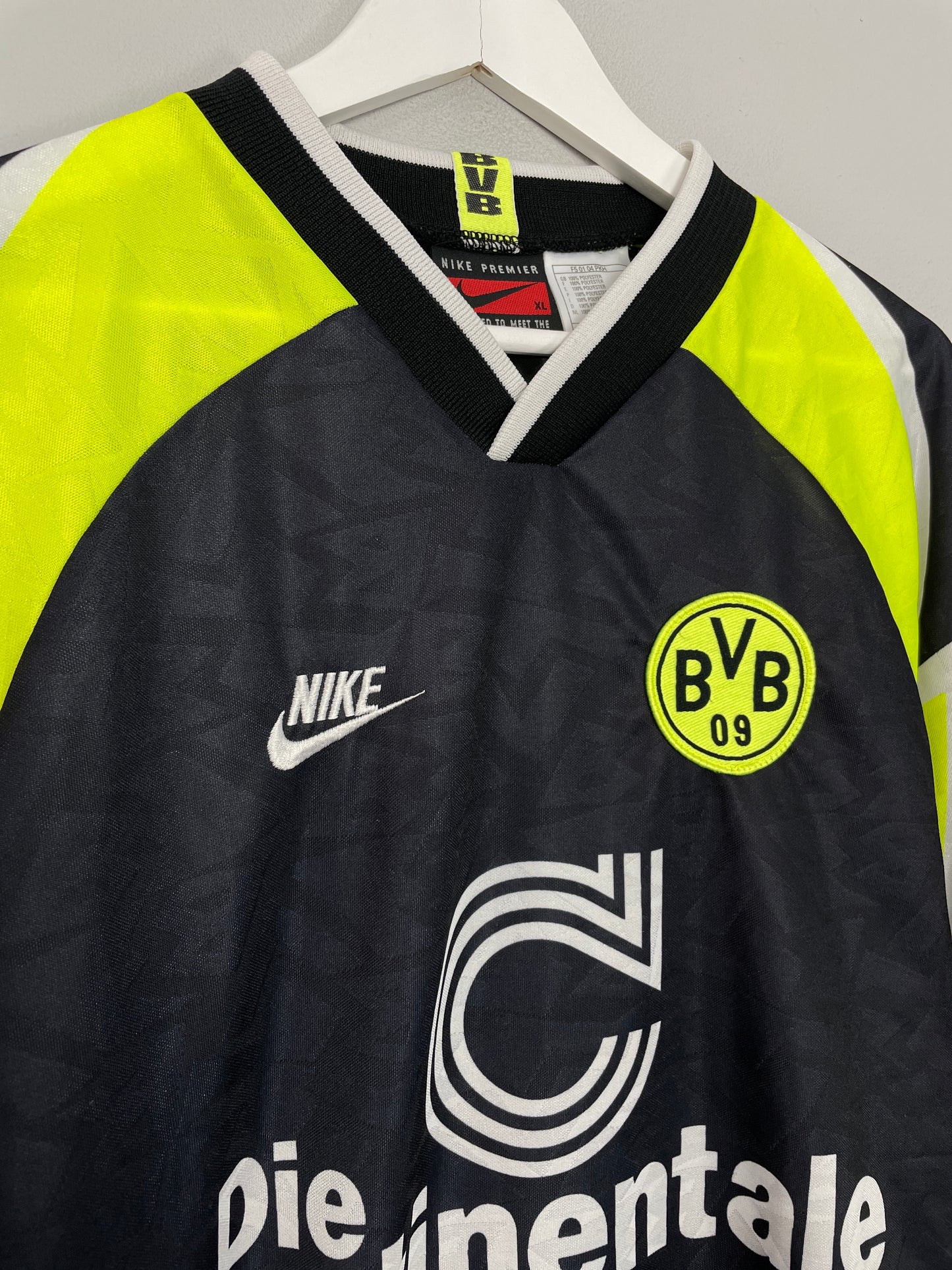 CULT KITS - 1995/96 DORTMUND AWAY SHIRT (XL) NIKE – Cult Kits