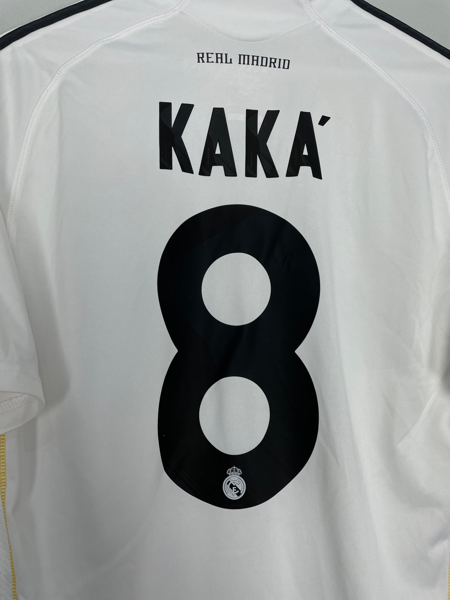 CULT KITS - 2009/10 REAL MADRID KAKA #8 HOME SHIRT (L) ADIDAS – Cult Kits
