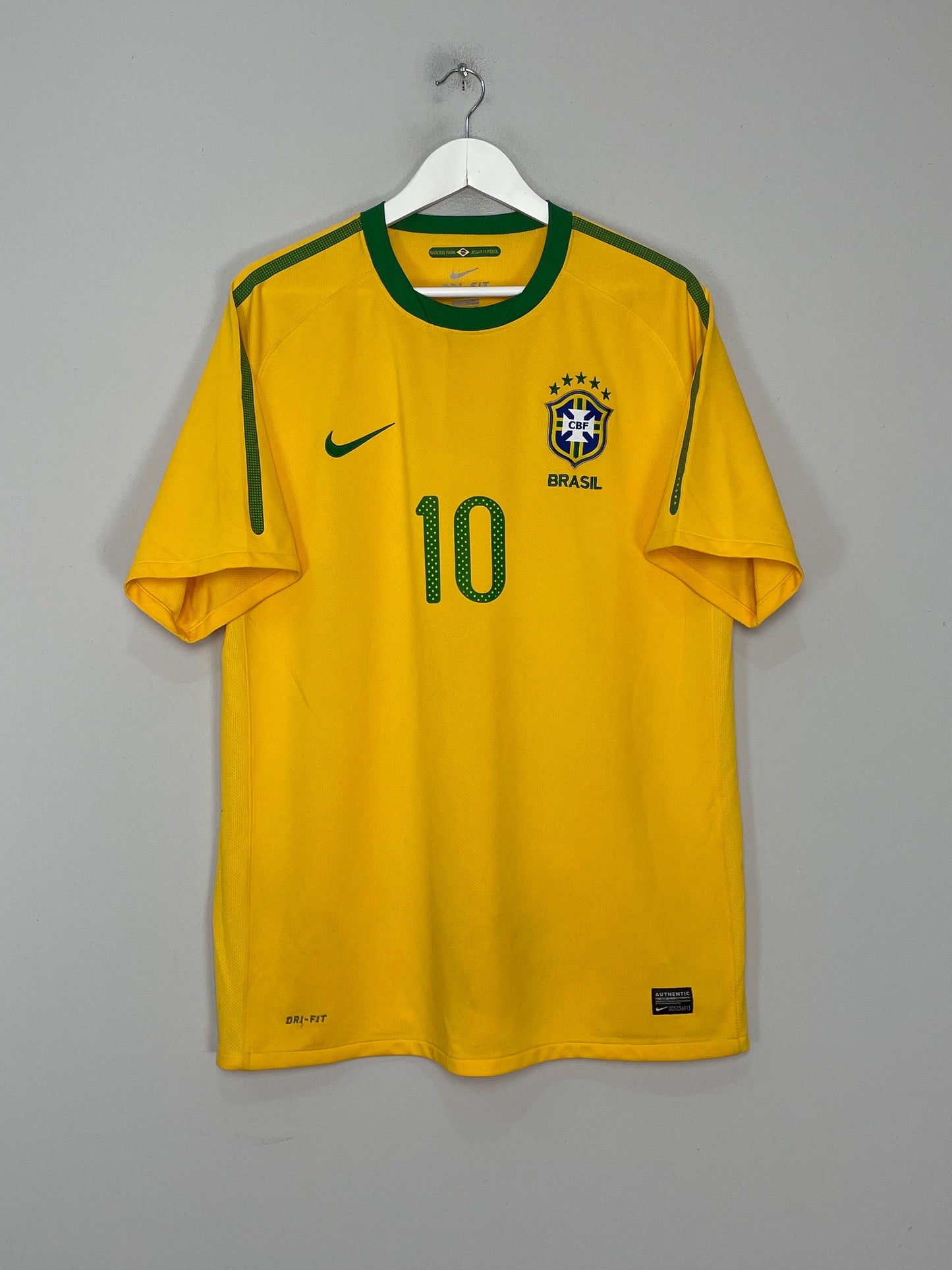 CULT KITS - 2010/11 BRAZIL KAKA #10 HOME SHIRT (XL) NIKE – Cult Kits