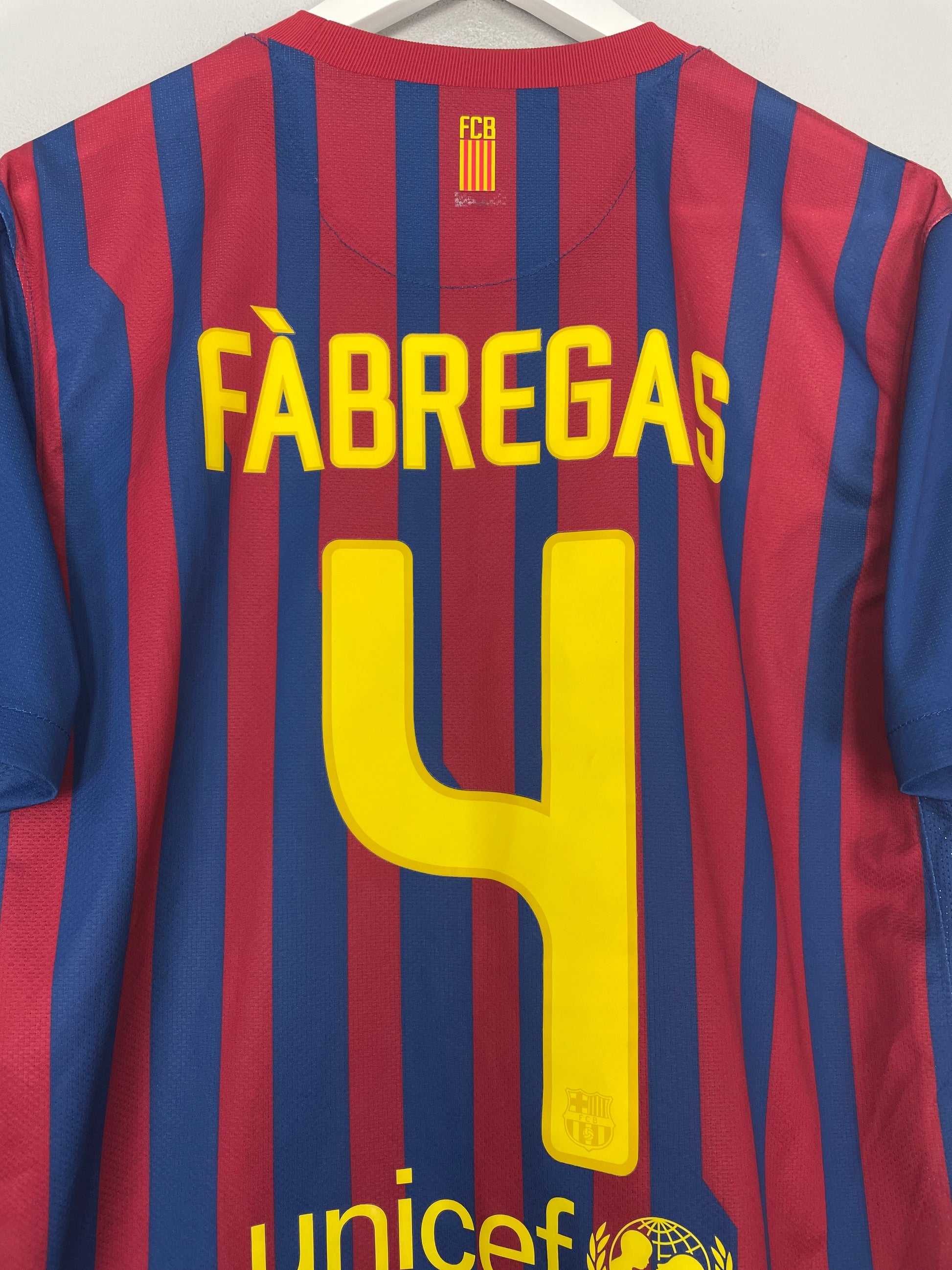 CULT KITS - 2011/12 BARCELONA FABREGAS #4 HOME SHIRT (M) NIKE – Cult Kits