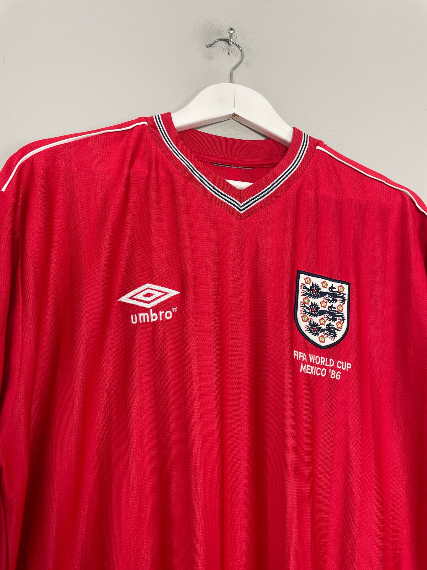 CULT KITS - 1986 ENGLAND #7 RE-ISSUE AWAY SHIRT (XL) UMBRO – Cult Kits
