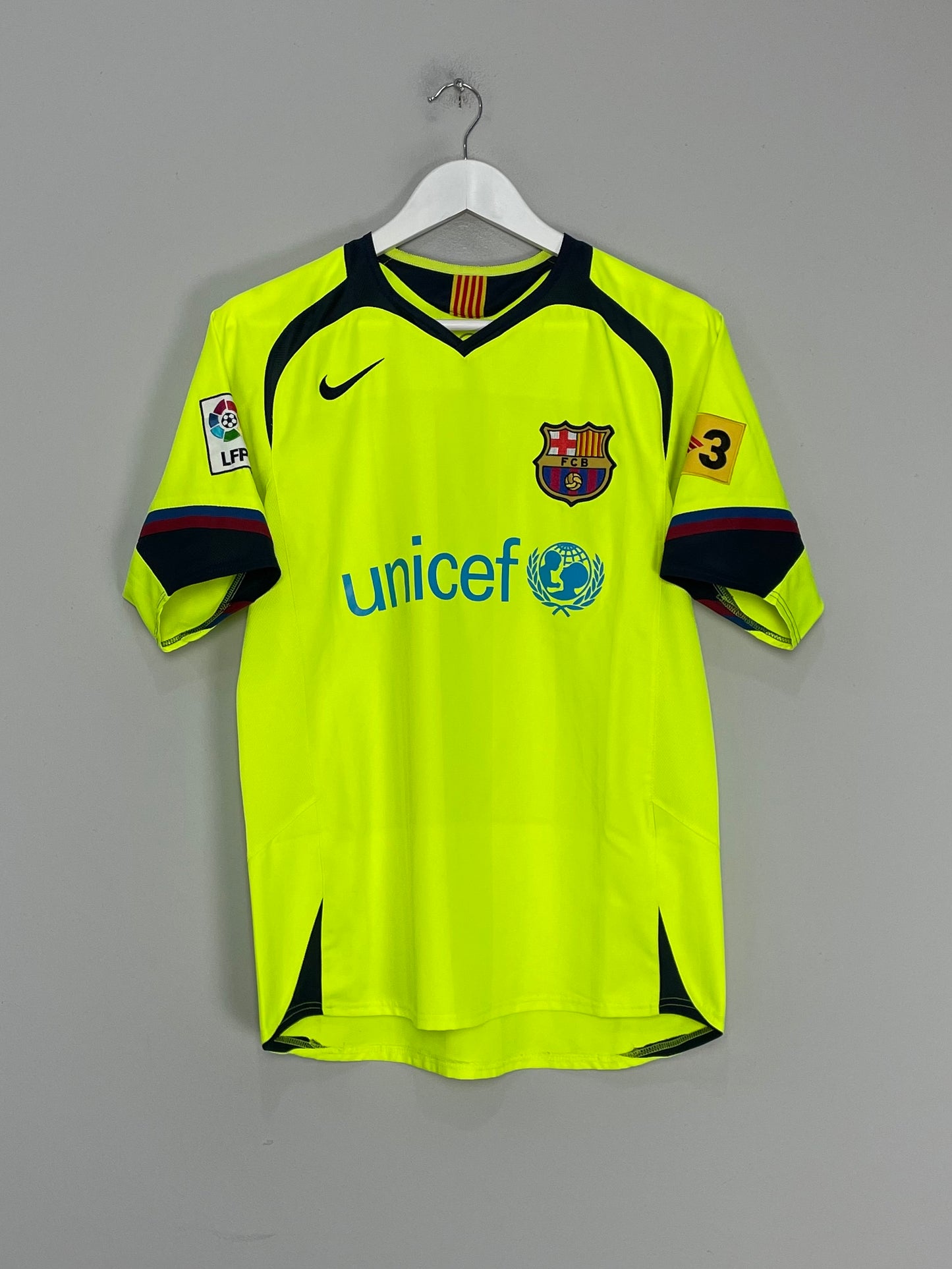 CULT KITS - 2005/06 BARCELONA XAVI #6 AWAY SHIRT (S) NIKE – Cult Kits