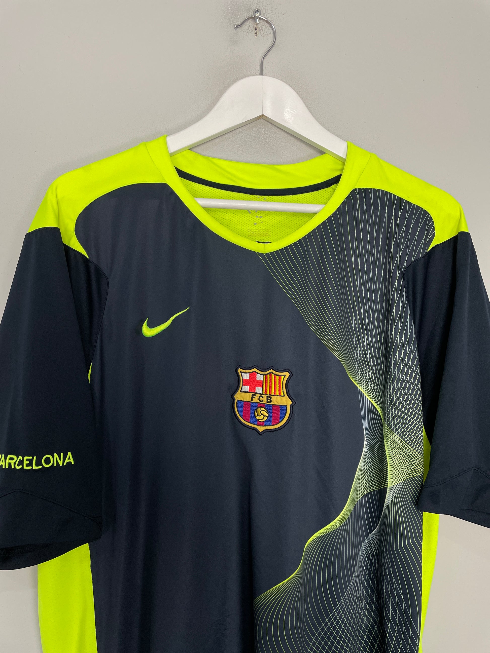 CULT KITS - 2002/03 BARCELONA TRAINING SHIRT (XL) NIKE – Cult Kits