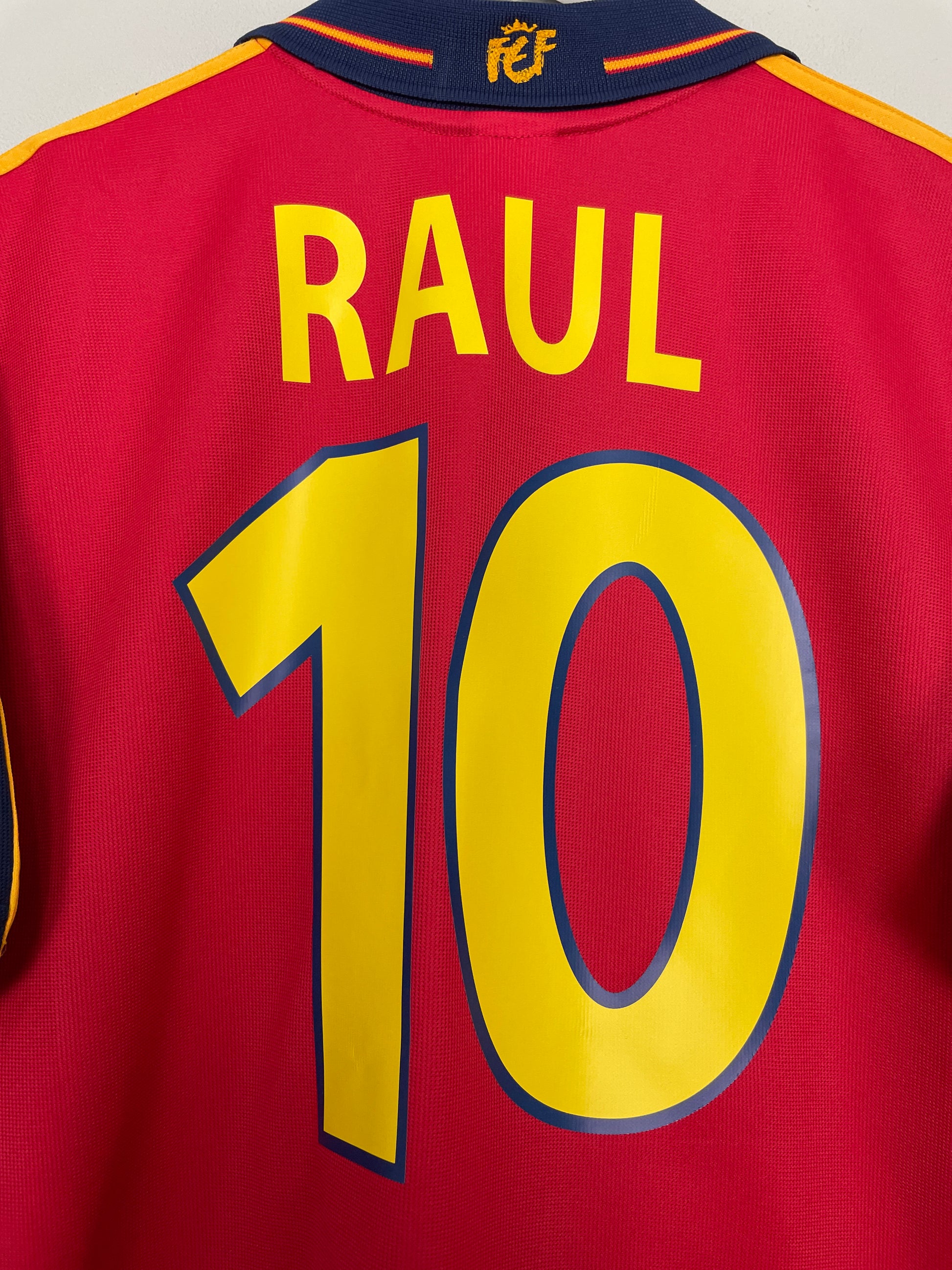 CULT KITS - 1999/01 SPAIN RAUL #10 HOME SHIRT (L) ADIDAS – Cult Kits
